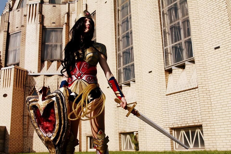 Cosplayer Rachel Grey's New Wonder Woman Costume Is Truly Inspiring
