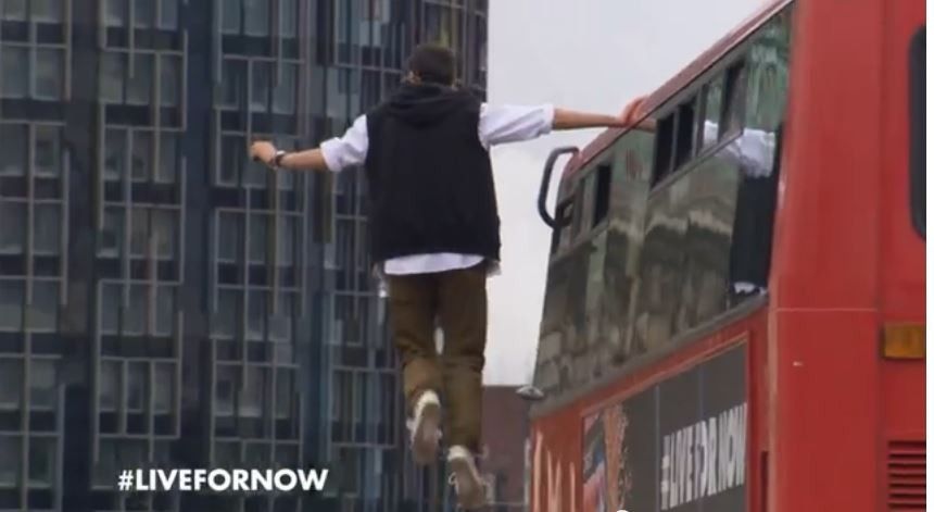 Dynamo Magician Levitation